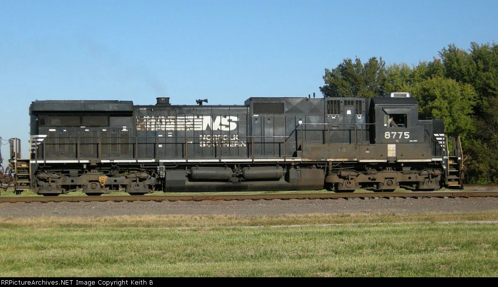 NS 8775